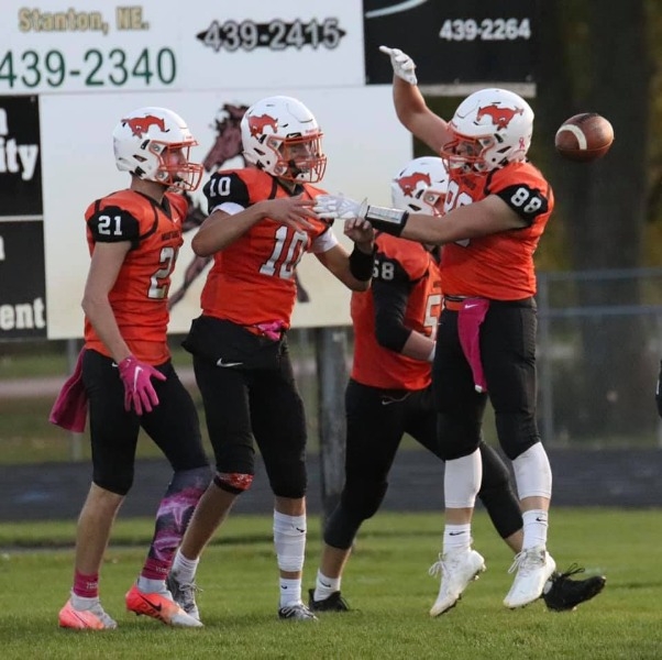 Stanton Community Schools - Mustangs FB moves to 8-1